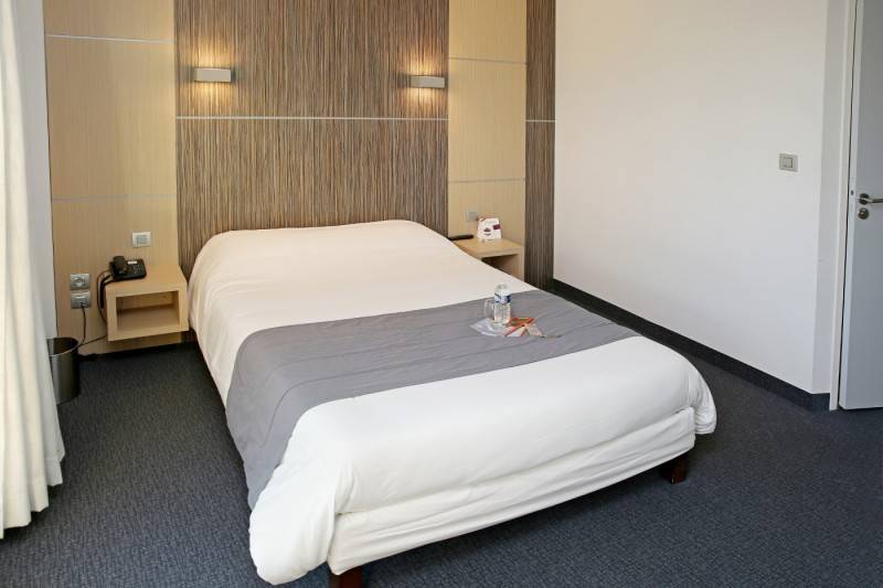 PMR room in Castres Hotel Le Causséa